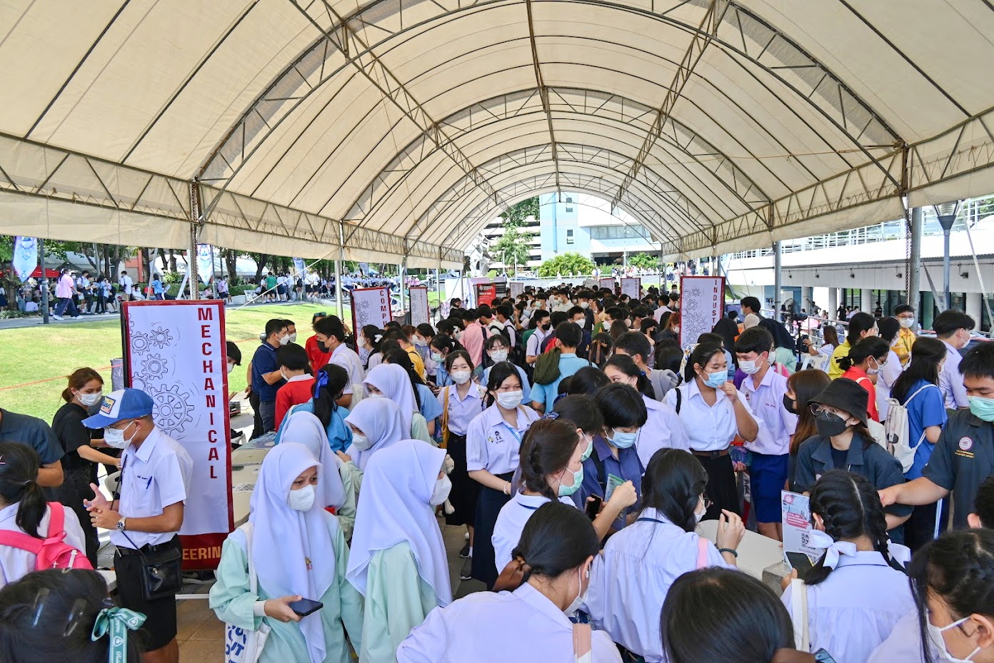 คณะวิศวกรรมศาสตร์ร่วมประชาสัมพันธ์แนะนำหลักสูตรต่างๆ ในโครงการเปิดบ้าน ...